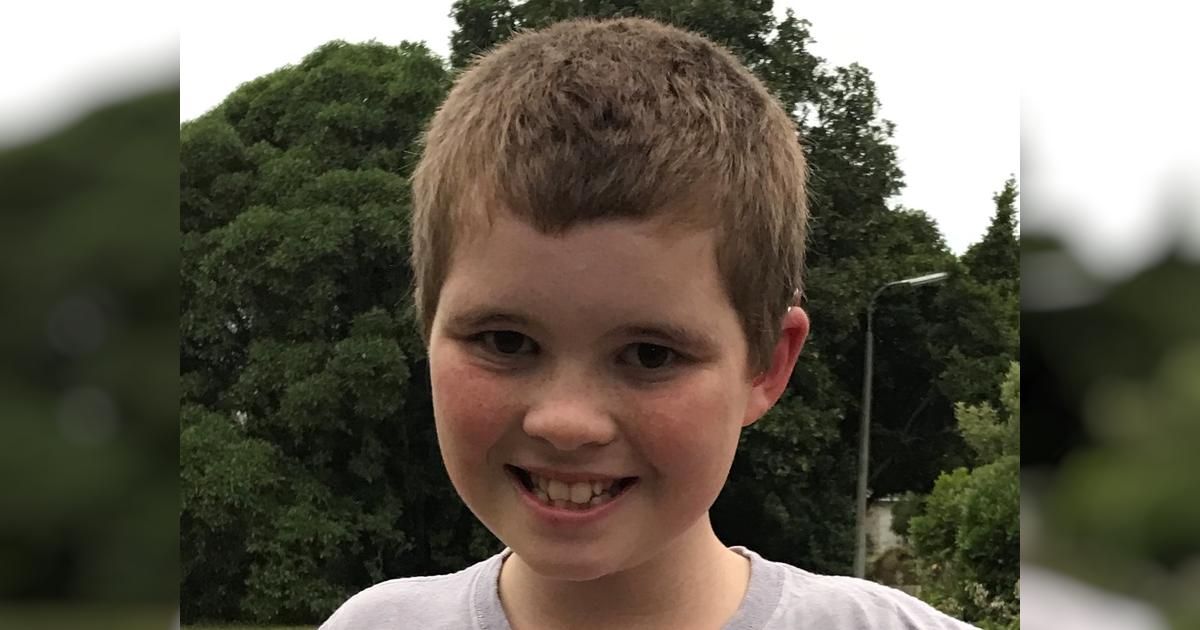 Help Toby Matthews have some experiences before his vision deteriorates ...