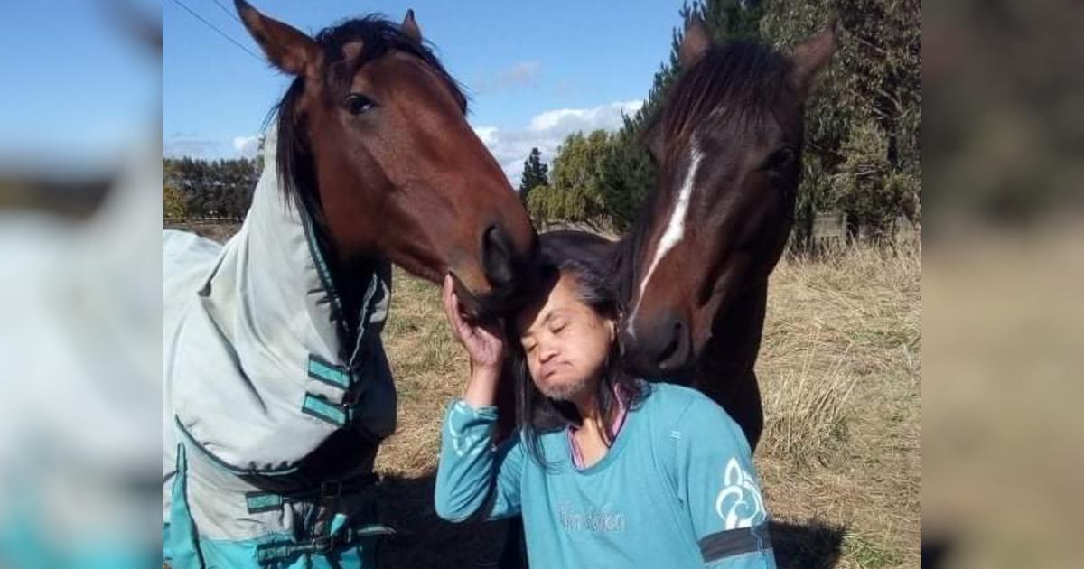 For our queen bee Amelia, purest of heart and soul - Givealittle