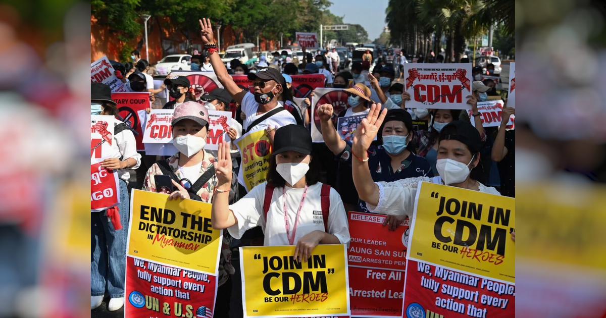 Myanmar women fighting for democracy by supporting civil disobedience ...