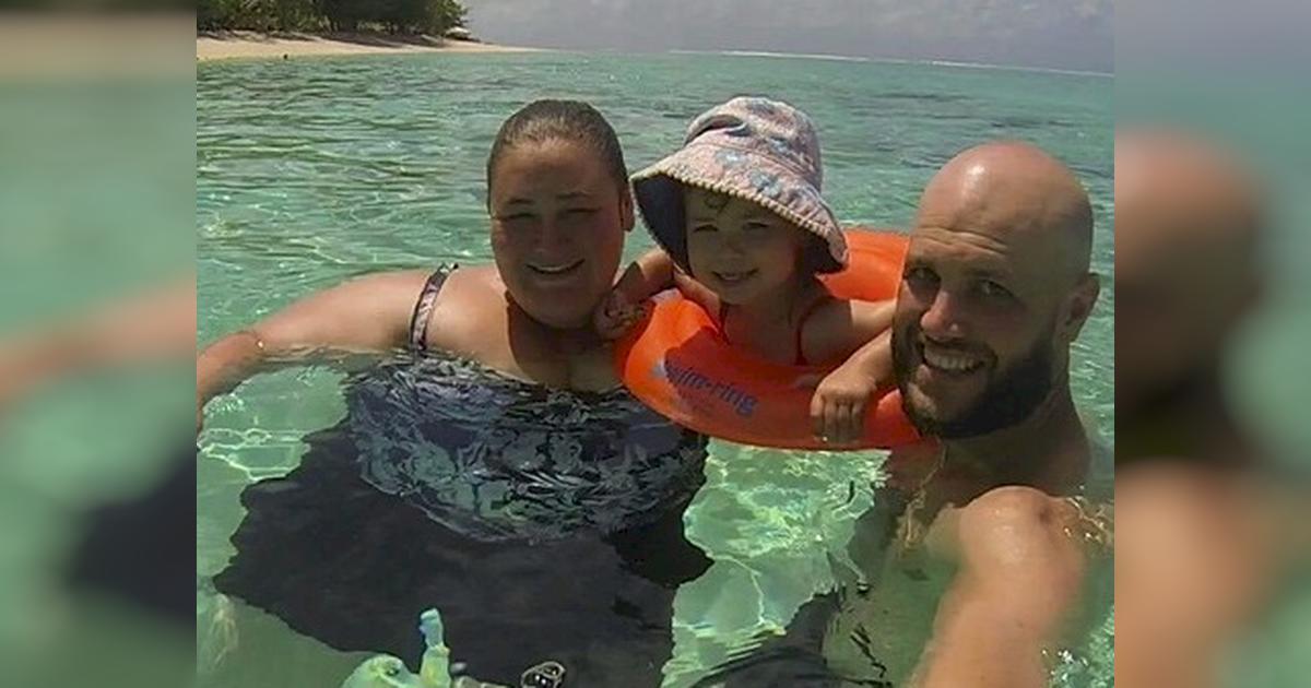 Hayley and Cassie Flack - Givealittle