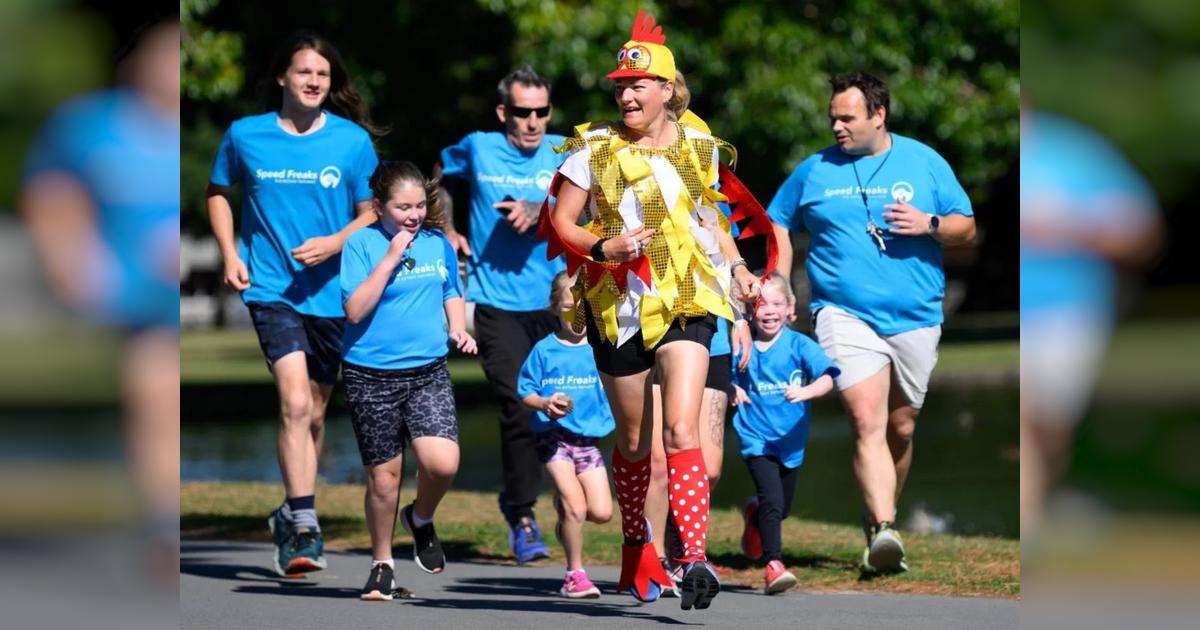 10 Marathons in 10 Days - Dressed as a Chicken - Givealittle