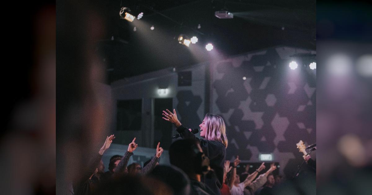 Help Zoë gain her Bachelors of Theology in Sydney - Givealittle