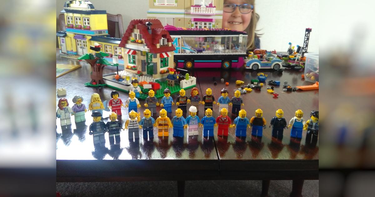 Little LEGO Library - Givealittle