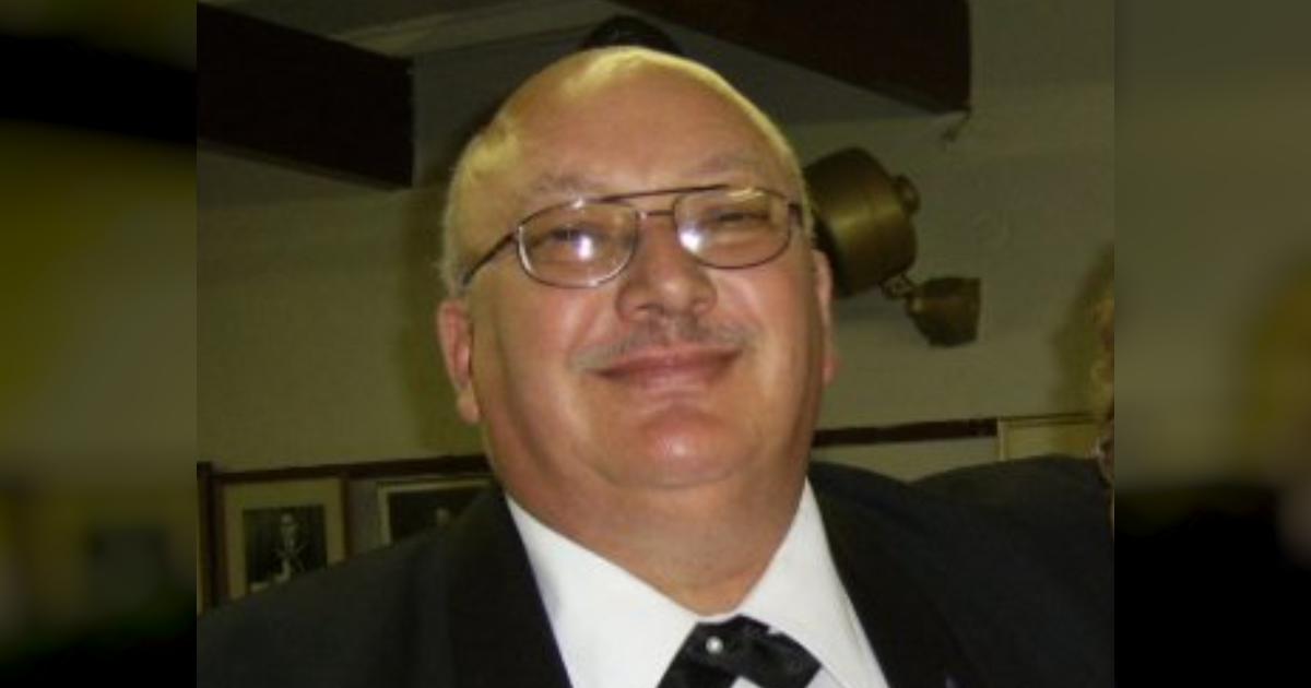 Ettiene needs your help with his father's funeral and traveling costs ...