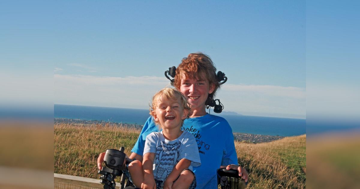 Let’s get Elliott outside enjoying life again - Givealittle